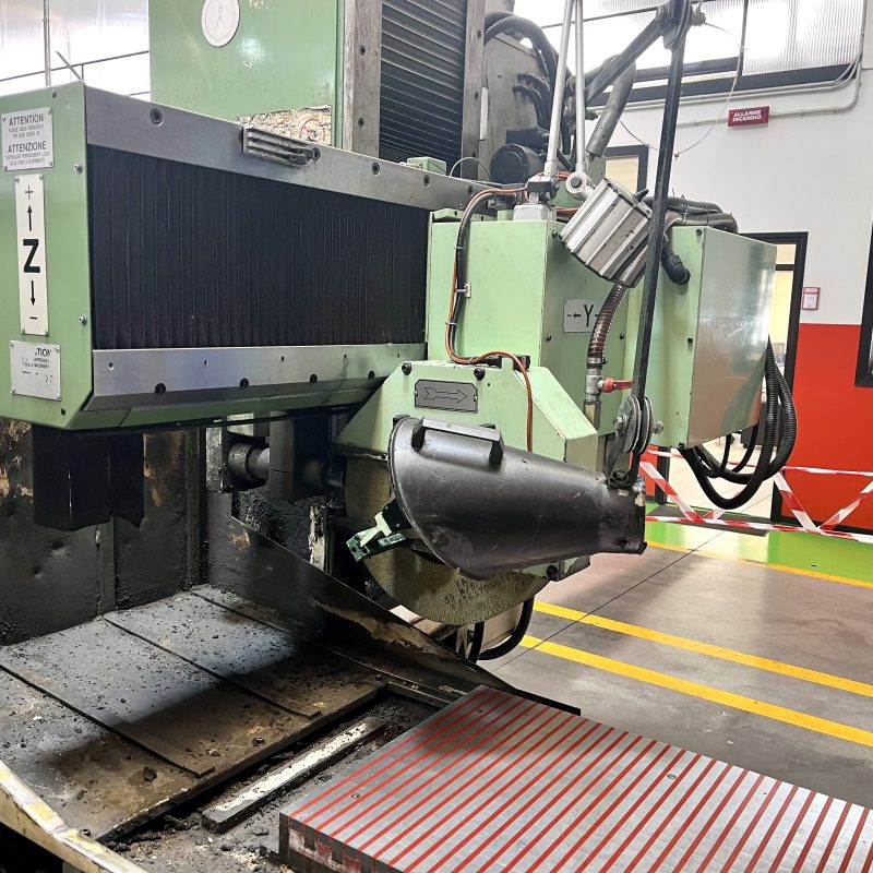 CNC SURFACE GRINDER, STEFOR - RTC 1500 U-CNC - Laxmi Metal & Machines ...